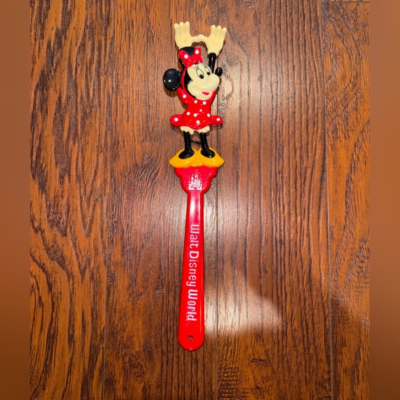 Disney | Accessories | Disney Minnie Mouse Back Scratcher Disneyland ...